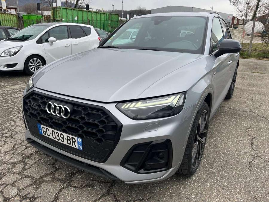 Grey Audi Q5 2021 in Kaunas, with an engine capacity of 2.00 L and mileage of 201 thousand km for 29500 €, photo 1 on AUTOMOTO.COM.LV