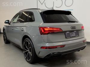 Grey Audi Q5 2021 in Riga, with an engine capacity of 2.00 L and mileage of 111 thousand km for 38900 €, photo 4 on AUTOMOTO.COM.LV
