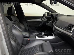 Grey Audi Q5 2021 in Riga, with an engine capacity of 2.00 L and mileage of 111 thousand km for 38900 €, photo 8 on AUTOMOTO.COM.LV