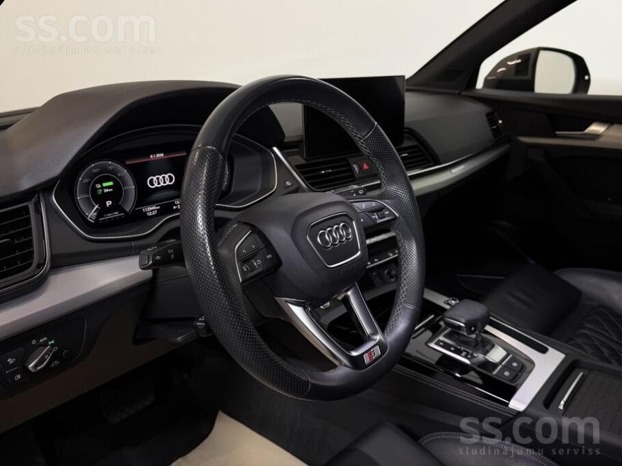 Grey Audi Q5 2021 in Riga, with an engine capacity of 2.00 L and mileage of 111 thousand km for 38900 €, photo 12 on AUTOMOTO.COM.LV