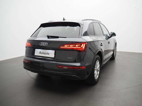 Grey Audi Q5 2021 in Vilnius, with an engine capacity of 1.98 L and mileage of 156 thousand km for 33000 €, photo 4 on AUTOMOTO.COM.LV