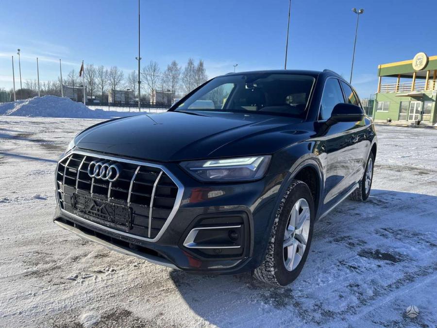 Grey Audi Q5 2021 in Siauliai, with an engine capacity of 2.00 L and mileage of 200 thousand km for 23500 €, photo 3 on AUTOMOTO.COM.LV