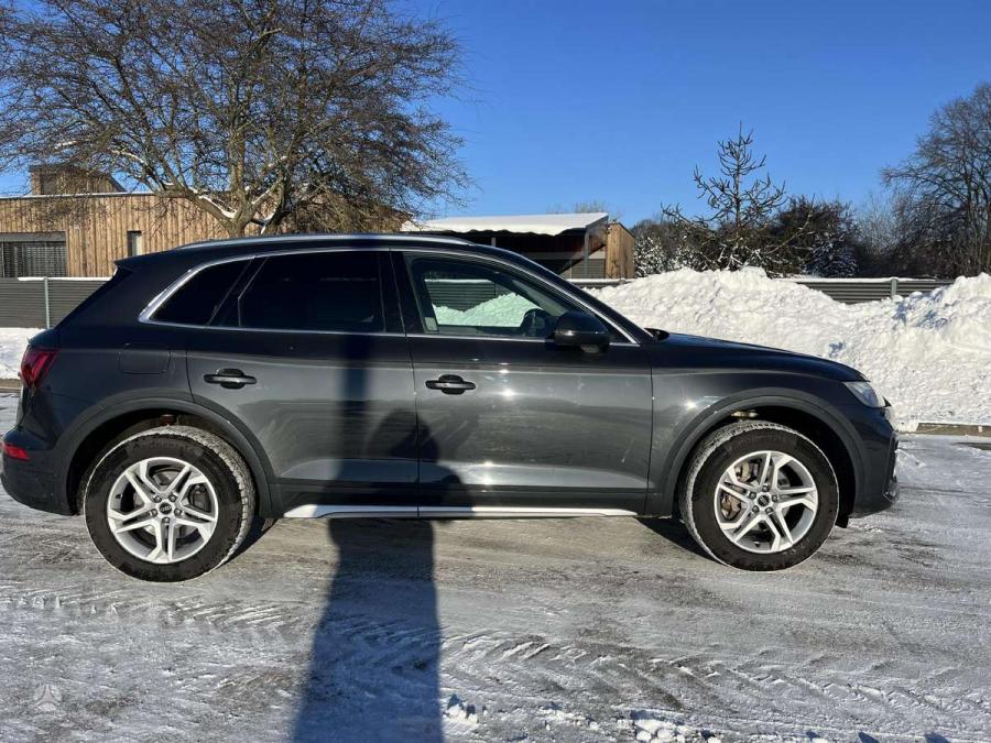 Grey Audi Q5 2021 in Siauliai, with an engine capacity of 2.00 L and mileage of 200 thousand km for 23500 €, photo 7 on AUTOMOTO.COM.LV