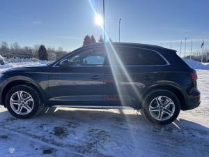 Grey Audi Q5 2021 in Siauliai, with an engine capacity of 2.00 L and mileage of 200 thousand km for 23500 €, photo 8 on AUTOMOTO.COM.LV