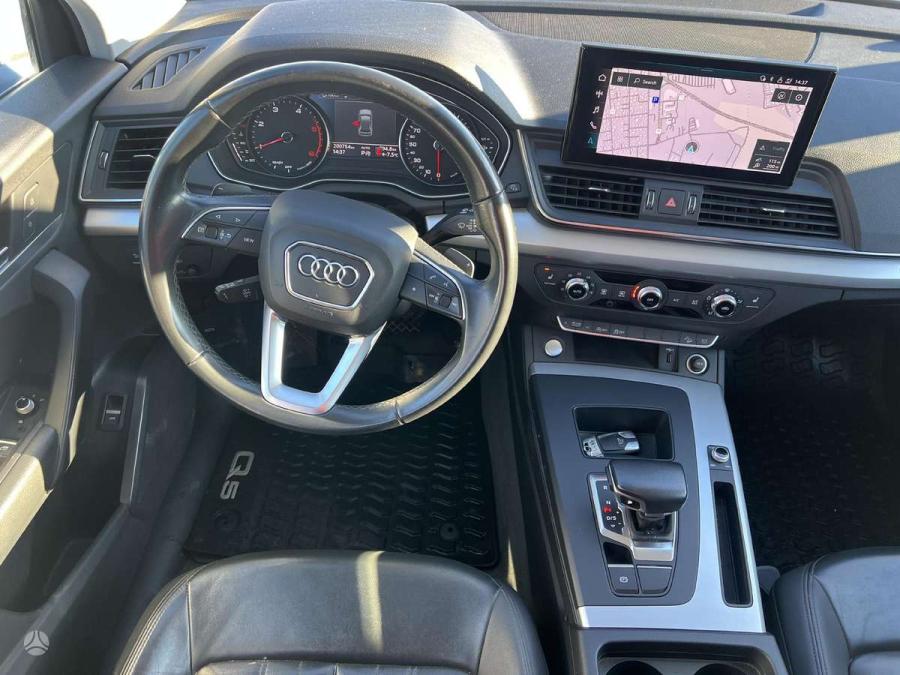 Grey Audi Q5 2021 in Siauliai, with an engine capacity of 2.00 L and mileage of 200 thousand km for 23500 €, photo 12 on AUTOMOTO.COM.LV