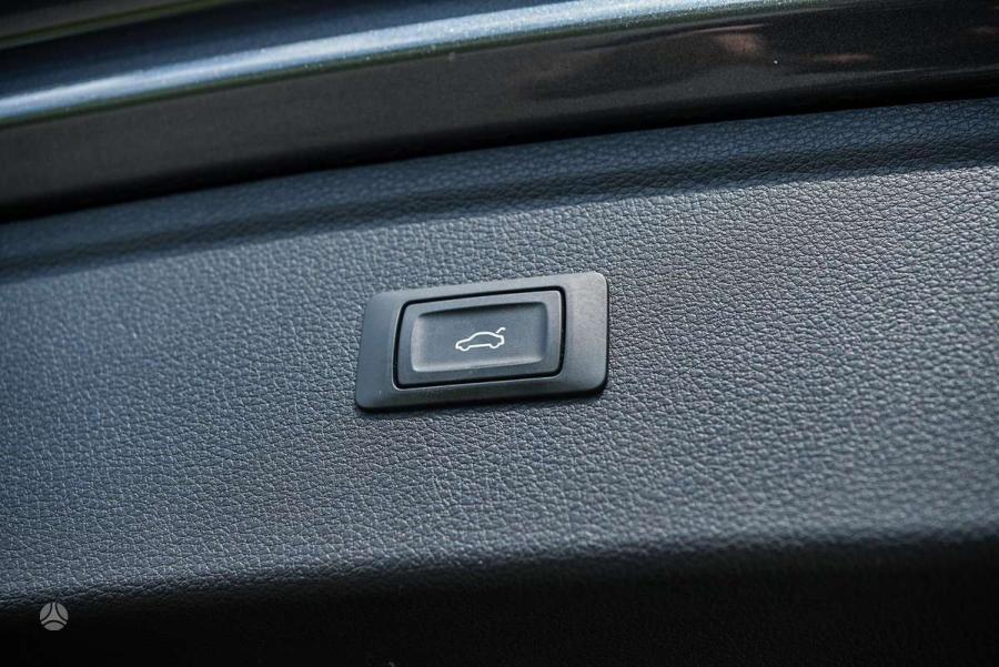 Grey Audi Q5 2021 in Kaunas, with an engine capacity of 1.97 L and mileage of 212 thousand km for 27950 €, photo 17 on AUTOMOTO.COM.LV
