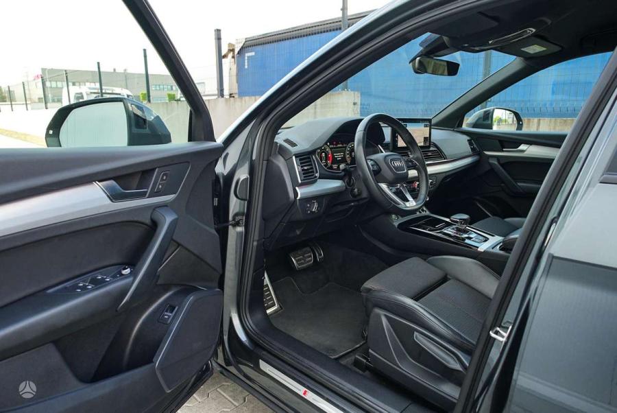 Grey Audi Q5 2021 in Kaunas, with an engine capacity of 1.97 L and mileage of 212 thousand km for 27950 €, photo 26 on AUTOMOTO.COM.LV