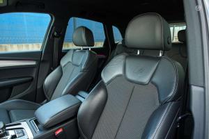 Grey Audi Q5 2021 in Kaunas, with an engine capacity of 1.97 L and mileage of 212 thousand km for 27950 €, photo 29 on AUTOMOTO.COM.LV