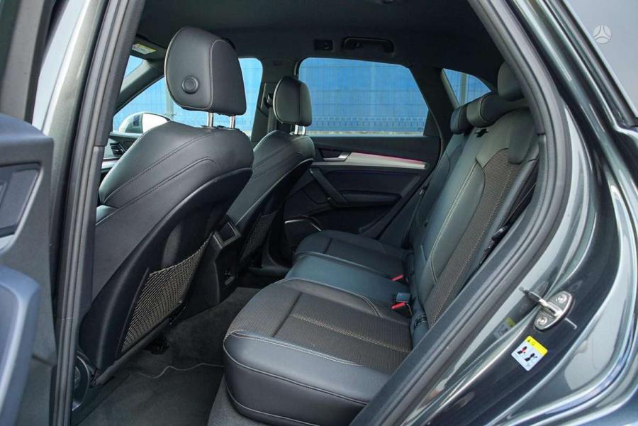 Grey Audi Q5 2021 in Kaunas, with an engine capacity of 1.97 L and mileage of 212 thousand km for 27950 €, photo 35 on AUTOMOTO.COM.LV