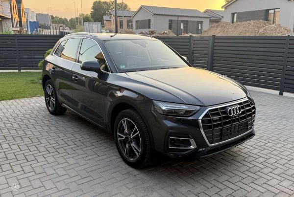 Grey Audi Q5 2021 in Vilnius, with an engine capacity of 1.98 L and mileage of 94 thousand km for 29990 €, photo 2 on AUTOMOTO.COM.LV