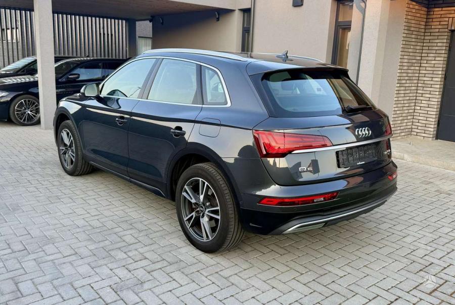 Pelēks Audi Q5 2021 Viļņa, ar dzinēja tilpumu 1.98 L un nobraukumu 94 tūkst. km par 29990 €, foto 5 vietnē AUTOMOTO.COM.LV