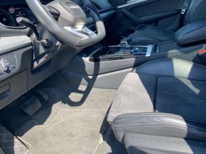 Grey Audi Q5 2021 in Taurage, with an engine capacity of 1.98 L and mileage of 60 thousand km for 12800 €, photo 7 on AUTOMOTO.COM.LV