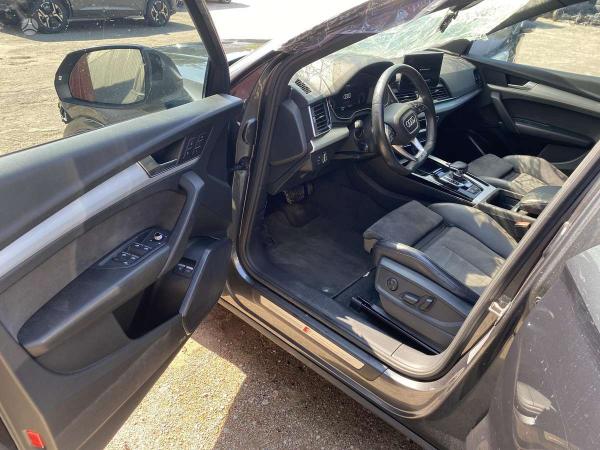Grey Audi Q5 2021 in Taurage, with an engine capacity of 1.98 L and mileage of 63 thousand km for 11900 €, photo 7 on AUTOMOTO.COM.LV