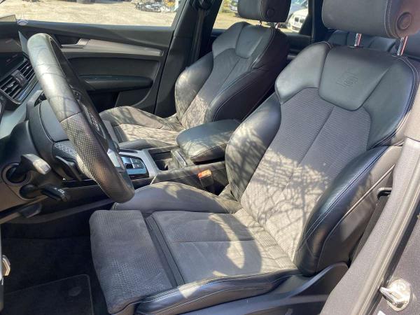 Grey Audi Q5 2021 in Taurage, with an engine capacity of 1.98 L and mileage of 63 thousand km for 11900 €, photo 8 on AUTOMOTO.COM.LV