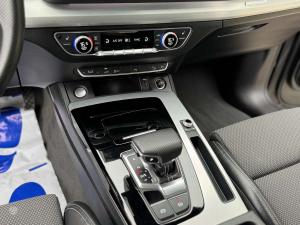 Pelēks Audi Q5 2021 Jonava, ar dzinēja tilpumu 2.00 L un nobraukumu 250 tūkst. km par 24950 €, foto 52 vietnē AUTOMOTO.COM.LV