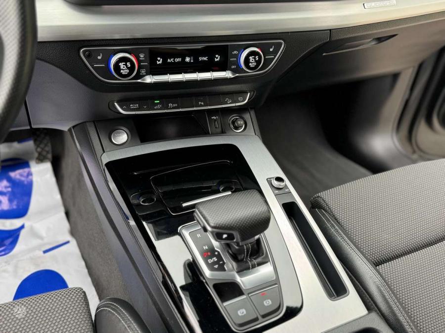 Pelēks Audi Q5 2021 Jonava, ar dzinēja tilpumu 2.00 L un nobraukumu 250 tūkst. km par 24950 €, foto 52 vietnē AUTOMOTO.COM.LV