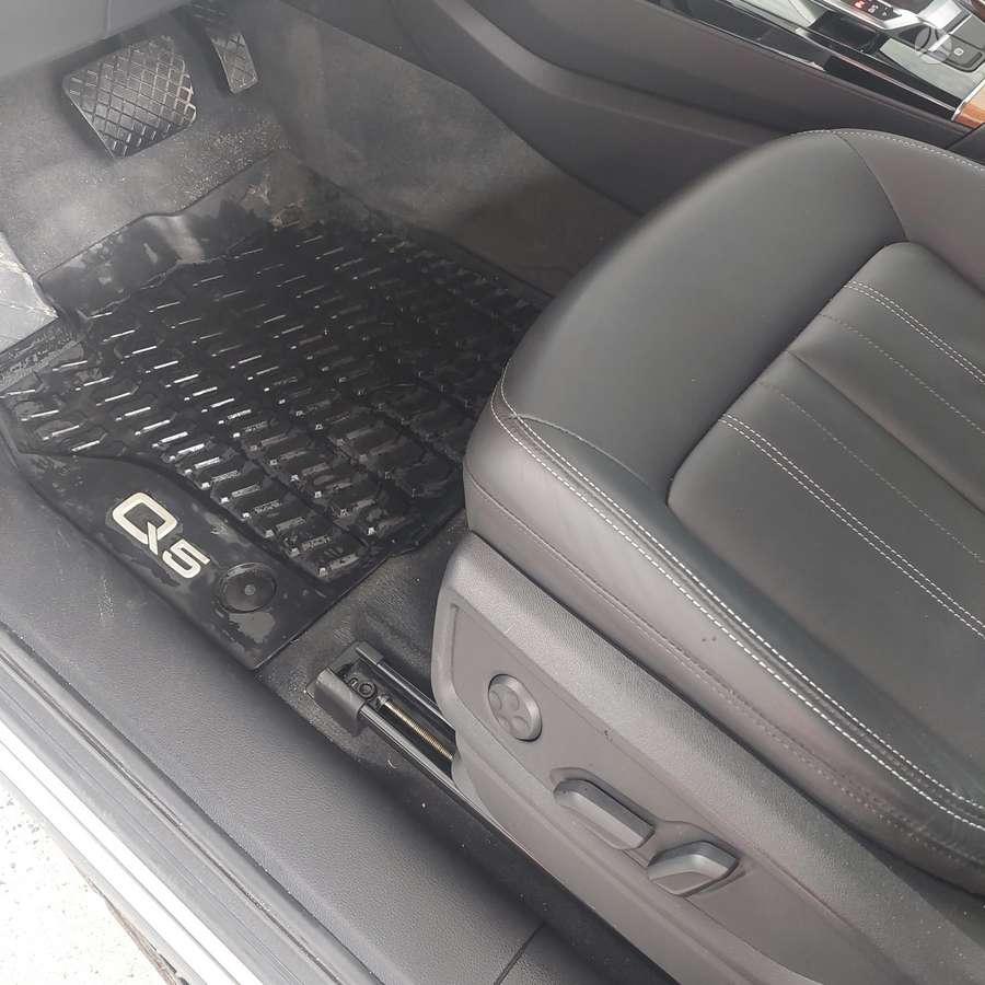 Grey Audi Q5 2021 in Kaunas, with an engine capacity of 1.98 L and mileage of 63 thousand km for 25800 €, photo 24 on AUTOMOTO.COM.LV