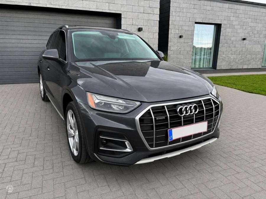 Grey Audi Q5 2021 in Mazeikiai, with an engine capacity of 1.98 L and mileage of 240 thousand km for 20100 €, photo 3 on AUTOMOTO.COM.LV