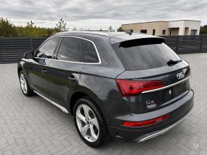 Grey Audi Q5 2021 in Mazeikiai, with an engine capacity of 1.98 L and mileage of 240 thousand km for 20100 €, photo 4 on AUTOMOTO.COM.LV