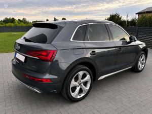 Grey Audi Q5 2021 in Mazeikiai, with an engine capacity of 1.98 L and mileage of 240 thousand km for 20100 €, photo 5 on AUTOMOTO.COM.LV