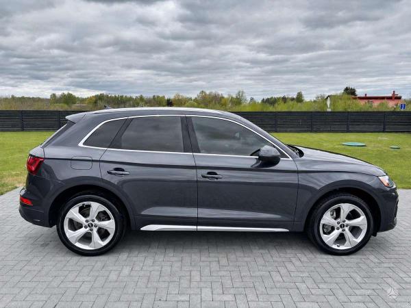 Grey Audi Q5 2021 in Mazeikiai, with an engine capacity of 1.98 L and mileage of 240 thousand km for 20100 €, photo 5 on AUTOMOTO.COM.LV