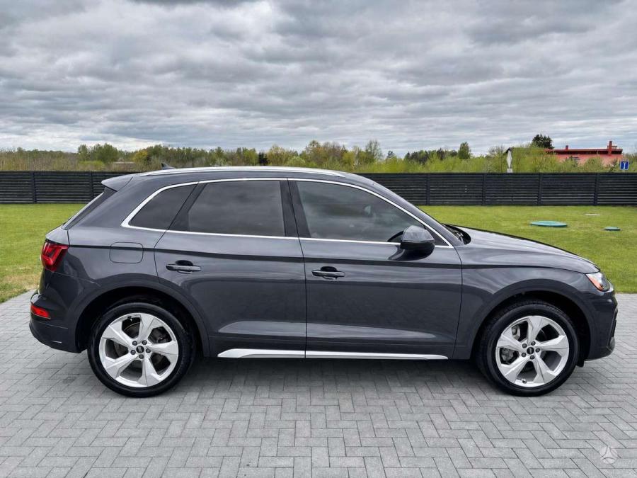 Grey Audi Q5 2021 in Mazeikiai, with an engine capacity of 1.98 L and mileage of 240 thousand km for 20100 €, photo 6 on AUTOMOTO.COM.LV