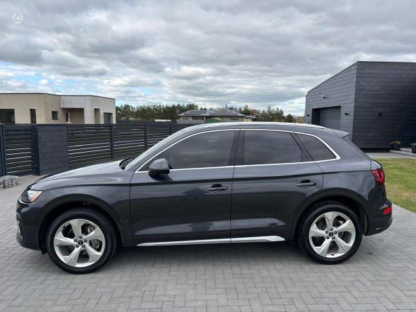 Grey Audi Q5 2021 in Mazeikiai, with an engine capacity of 1.98 L and mileage of 240 thousand km for 20100 €, photo 6 on AUTOMOTO.COM.LV