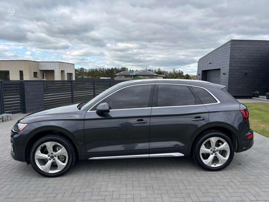 Grey Audi Q5 2021 in Mazeikiai, with an engine capacity of 1.98 L and mileage of 240 thousand km for 20100 €, photo 7 on AUTOMOTO.COM.LV