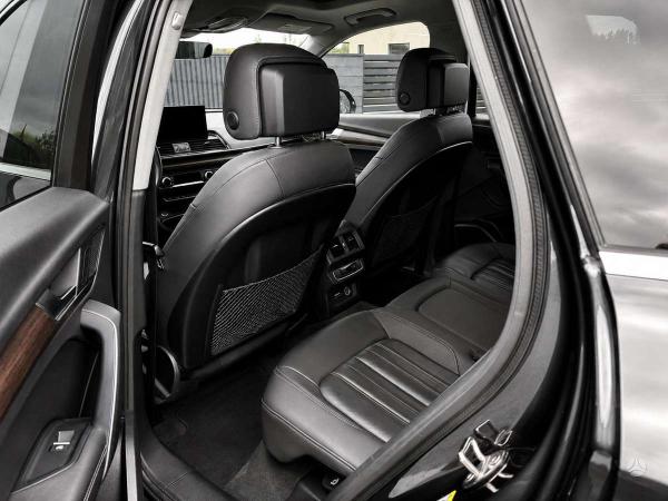 Grey Audi Q5 2021 in Mazeikiai, with an engine capacity of 1.98 L and mileage of 240 thousand km for 20100 €, photo 9 on AUTOMOTO.COM.LV
