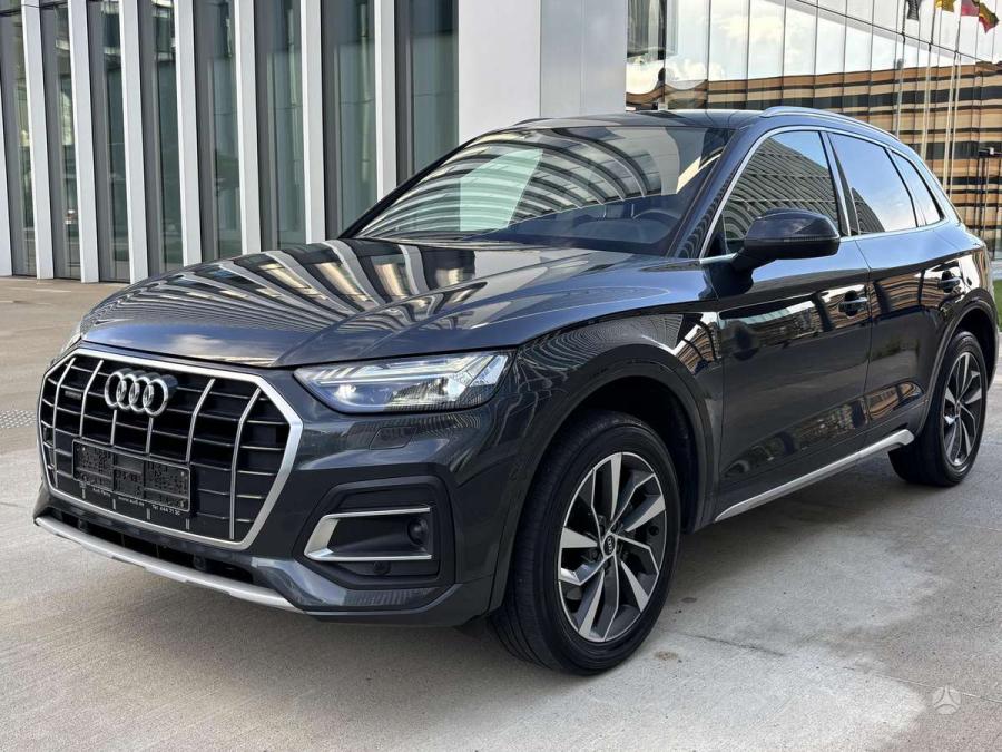 Grey Audi Q5 2021 in Vilnius, with an engine capacity of 1.98 L and mileage of 281 thousand km for 23100 €, photo 1 on AUTOMOTO.COM.LV