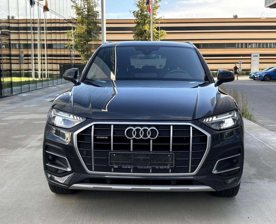 Grey Audi Q5 2021 in Vilnius, with an engine capacity of 1.98 L and mileage of 281 thousand km for 23100 €, photo 3 on AUTOMOTO.COM.LV