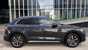 Grey Audi Q5 2021 in Vilnius, with an engine capacity of 1.98 L and mileage of 281 thousand km for 23100 €, photo 5 on AUTOMOTO.COM.LV