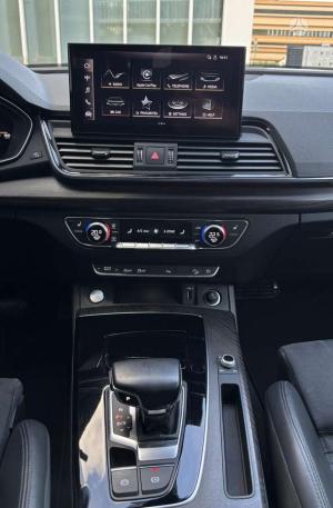 Grey Audi Q5 2021 in Vilnius, with an engine capacity of 1.98 L and mileage of 281 thousand km for 23100 €, photo 16 on AUTOMOTO.COM.LV