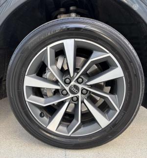 Grey Audi Q5 2021 in Vilnius, with an engine capacity of 1.98 L and mileage of 281 thousand km for 23100 €, photo 34 on AUTOMOTO.COM.LV