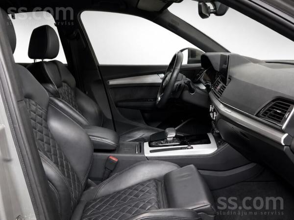 Grey Audi Q5 2021 in Riga, with an engine capacity of 2.00 L and mileage of 111 thousand km for 35900 €, photo 8 on AUTOMOTO.COM.LV