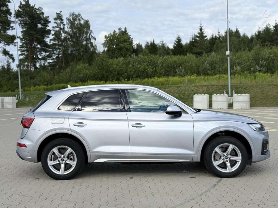 Grey Audi Q5 2021 in Vilnius, with an engine capacity of 1.98 L and mileage of 57 thousand km for 28900 €, photo 5 on AUTOMOTO.COM.LV