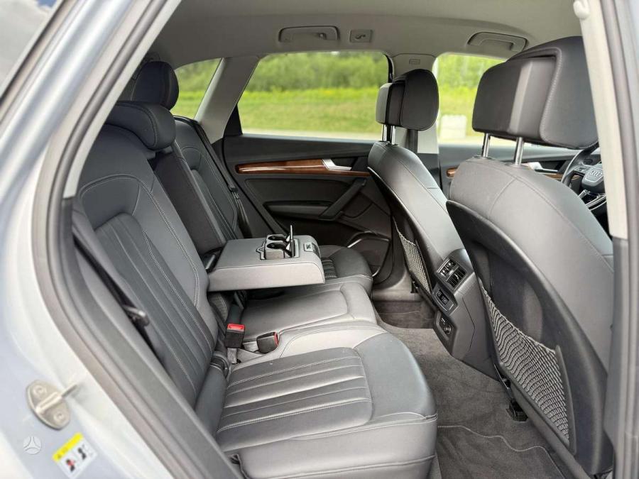 Grey Audi Q5 2021 in Vilnius, with an engine capacity of 1.98 L and mileage of 57 thousand km for 28900 €, photo 19 on AUTOMOTO.COM.LV