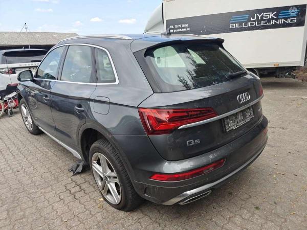 Grey Audi Q5 2021 in Mazeikiai, with an engine capacity of 1.98 L and mileage of 125 thousand km for 18999 €, photo 2 on AUTOMOTO.COM.LV