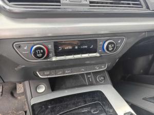 Grey Audi Q5 2021 in Mazeikiai, with an engine capacity of 1.98 L and mileage of 125 thousand km for 18999 €, photo 12 on AUTOMOTO.COM.LV