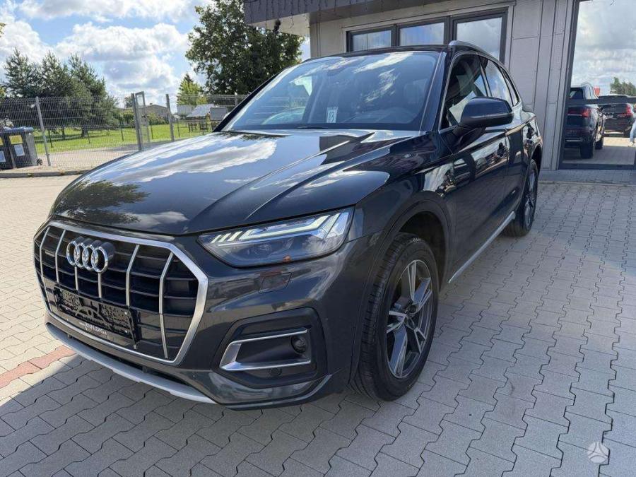 Grey Audi Q5 2021 in Siauliai, with an engine capacity of 1.97 L and mileage of 162 thousand km for 32990 €, photo 3 on AUTOMOTO.COM.LV