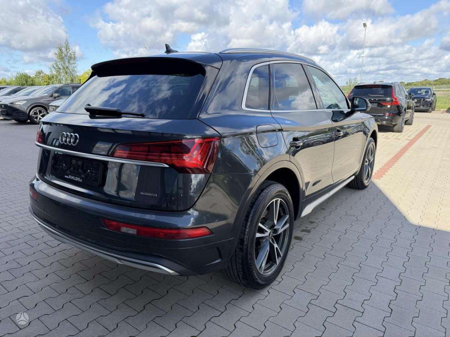 Grey Audi Q5 2021 in Siauliai, with an engine capacity of 1.97 L and mileage of 162 thousand km for 32990 €, photo 9 on AUTOMOTO.COM.LV