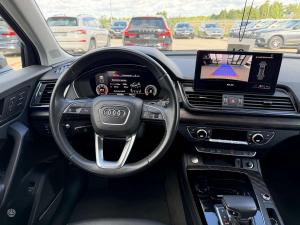 Grey Audi Q5 2021 in Siauliai, with an engine capacity of 1.97 L and mileage of 162 thousand km for 32990 €, photo 19 on AUTOMOTO.COM.LV