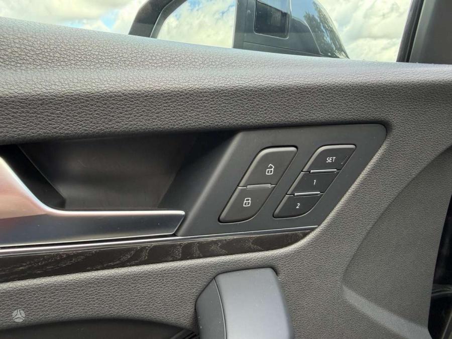 Grey Audi Q5 2021 in Siauliai, with an engine capacity of 1.97 L and mileage of 162 thousand km for 32990 €, photo 24 on AUTOMOTO.COM.LV