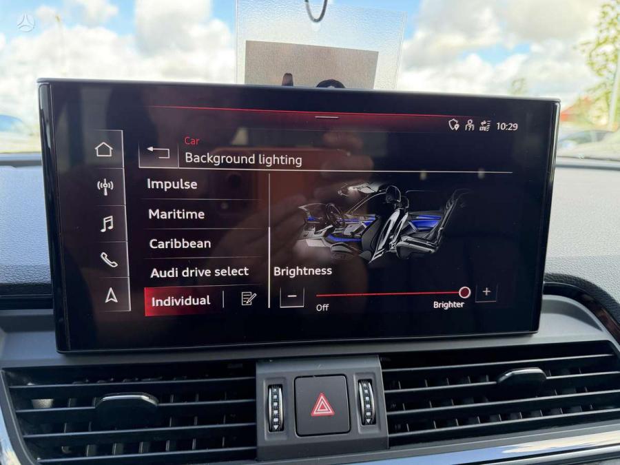 Grey Audi Q5 2021 in Siauliai, with an engine capacity of 1.97 L and mileage of 162 thousand km for 32990 €, photo 34 on AUTOMOTO.COM.LV