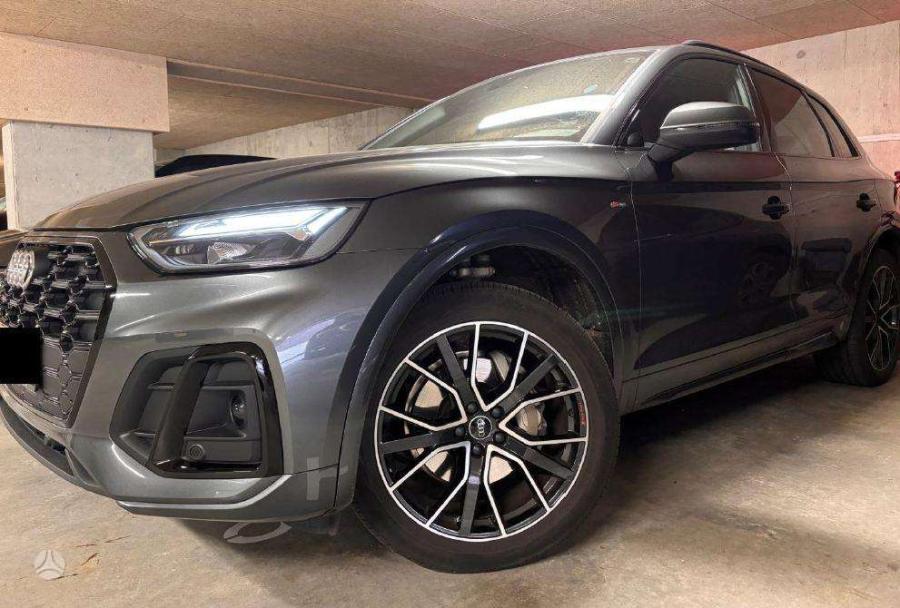 Grey Audi Q5 2021 in Vilnius, with an engine capacity of 2.00 L and mileage of 43 thousand km for 35950 €, photo 4 on AUTOMOTO.COM.LV