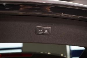 Pelēks Audi Q5 2021 Viļņa, ar dzinēja tilpumu 1.97 L un nobraukumu 83 tūkst. km par 31900 €, foto 16 vietnē AUTOMOTO.COM.LV