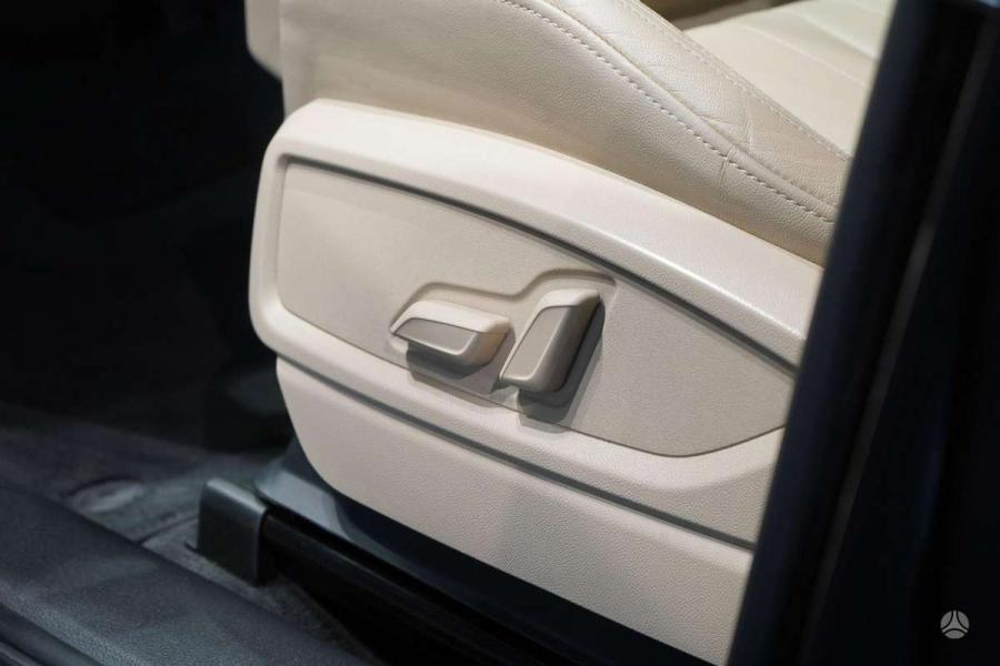 Pelēks Audi Q5 2021 Viļņa, ar dzinēja tilpumu 1.97 L un nobraukumu 83 tūkst. km par 31900 €, foto 24 vietnē AUTOMOTO.COM.LV