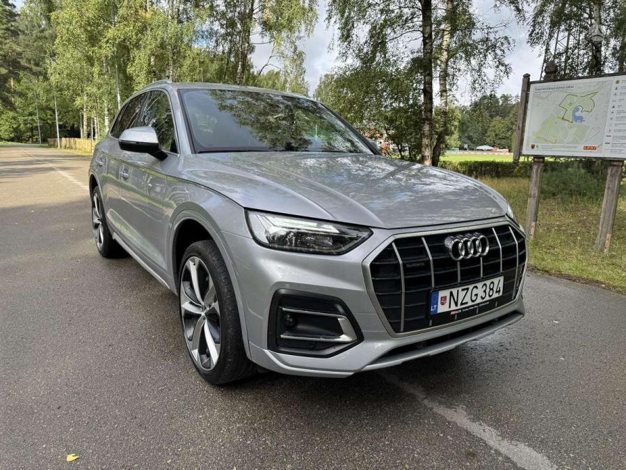 Grey Audi Q5 2021 in Pasvalys, with an engine capacity of 1.98 L and mileage of 58 thousand km for 28999 €, photo 1 on AUTOMOTO.COM.LV