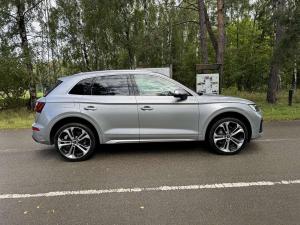 Grey Audi Q5 2021 in Pasvalys, with an engine capacity of 1.98 L and mileage of 58 thousand km for 28999 €, photo 5 on AUTOMOTO.COM.LV