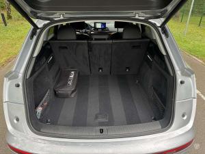 Grey Audi Q5 2021 in Pasvalys, with an engine capacity of 1.98 L and mileage of 58 thousand km for 28999 €, photo 14 on AUTOMOTO.COM.LV